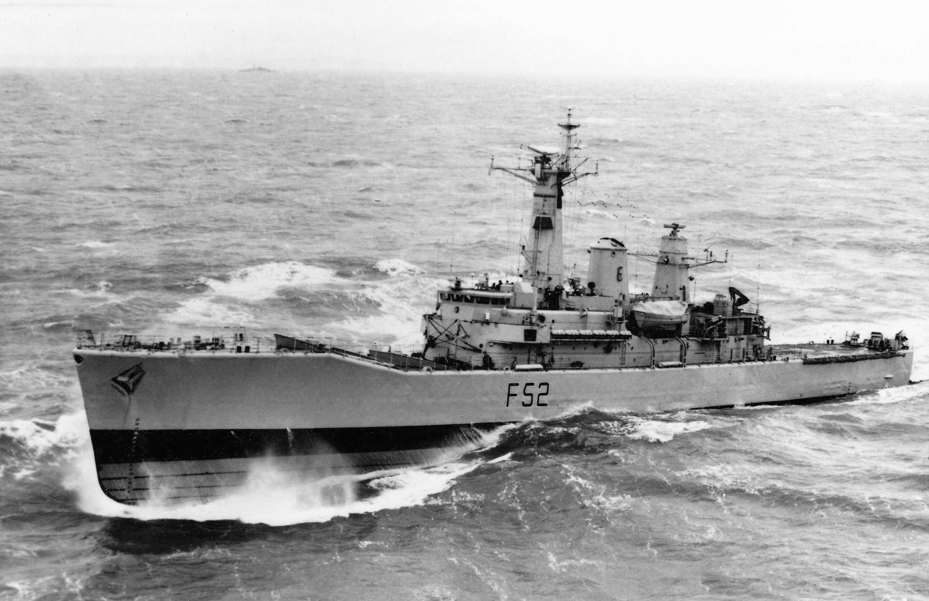 HMS Juno (F52) Photo Print - At Sea - Royal Navy Leander Class Frigate – Hampshire Prints