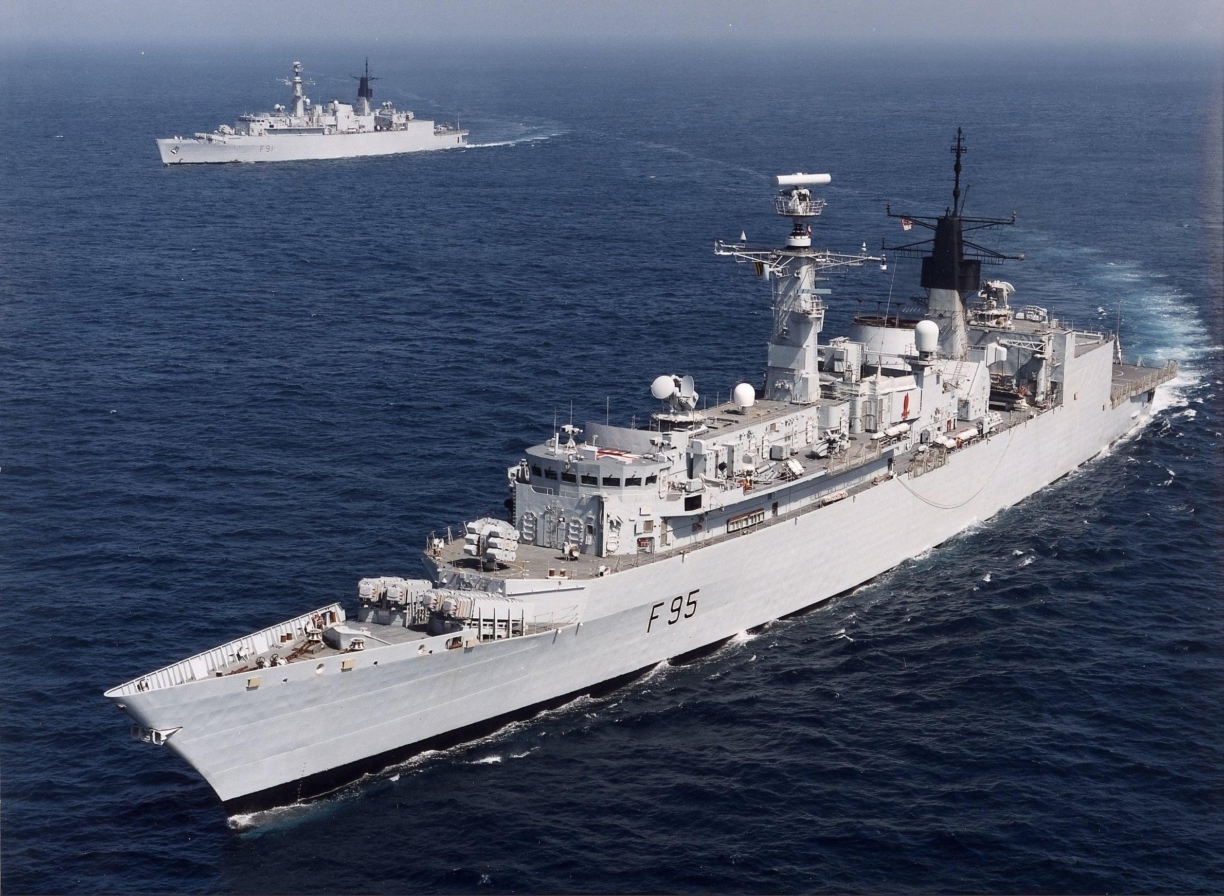 HMS London (F95) Photo Print - Starboard Turn - Royal Navy Type 22 Fri ...